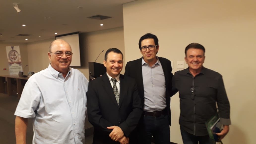 Dr. Fábio Nazaré ministra aula sobre Cefaleia no AUSTA hospital